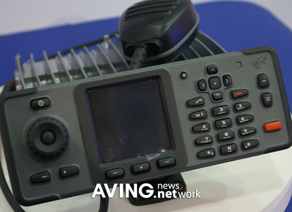 EADS to present car-use TETRA handset 'TMR880i'