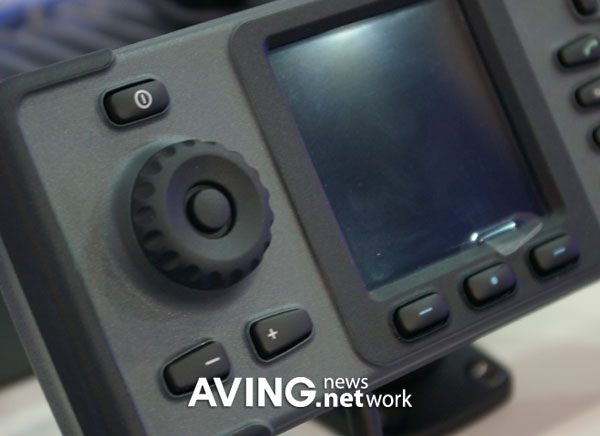 EADS to present car-use TETRA handset 'TMR880i'