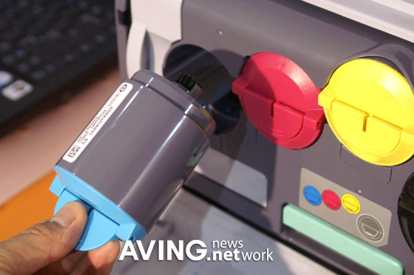 Samsung to present its compact color laser printer 'CLP-300'