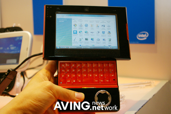Intel to introduce 5-inch portable concept PC 'Donley'