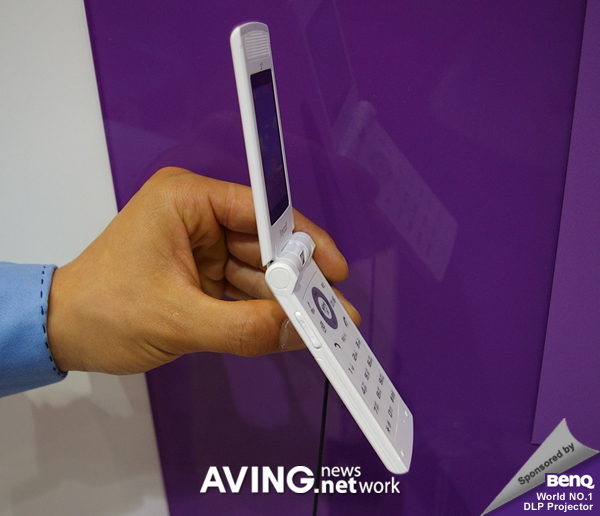 [Unique Design] Samsung's 11.9 thick HSDPA phone ‘SCH-W270’