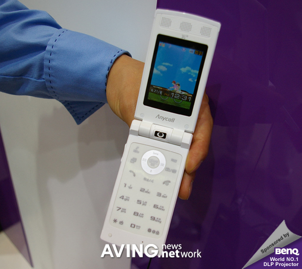 [Unique Design] Samsung's 11.9 thick HSDPA phone ‘SCH-W270’