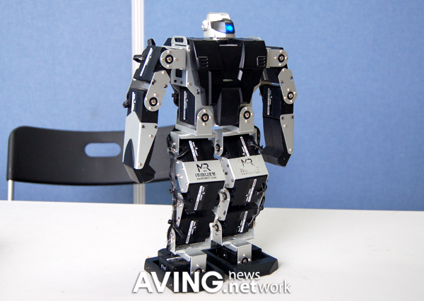 Minirobot to introduce its educational robot ‘ROBONOVA’