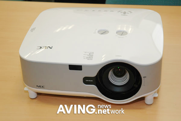 NEC to present its 4000 lumens LCD projector 'NP2000' in Korea