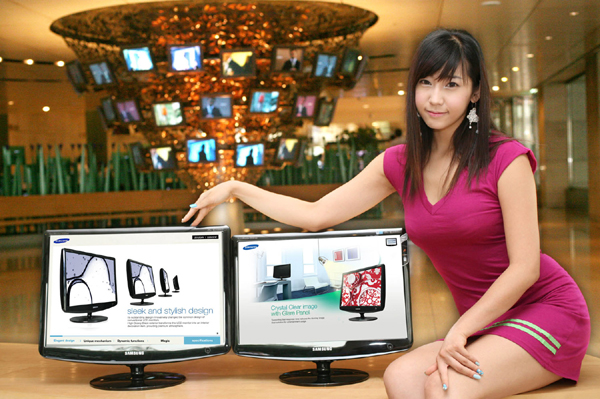 Samsung to launch its new wide ‘Swan monitor’