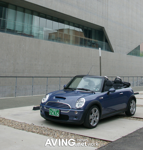 'BMW MINI Cooper S Convertible' presented in Korea TV
