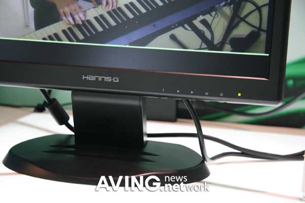 HannStar to display its 17-inch wide LCD monitor