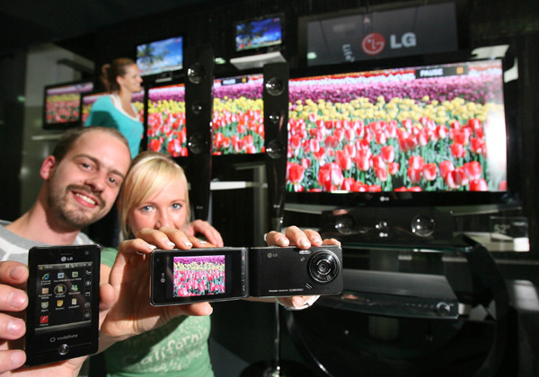 LG's flagship handsets at IFA 2007