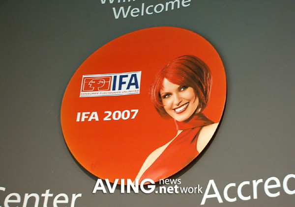 New Miss IFA 2007 with red hair