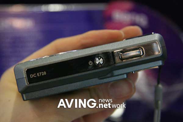 BenQ 7M digital camera 'DC E720' featuring PictBridge