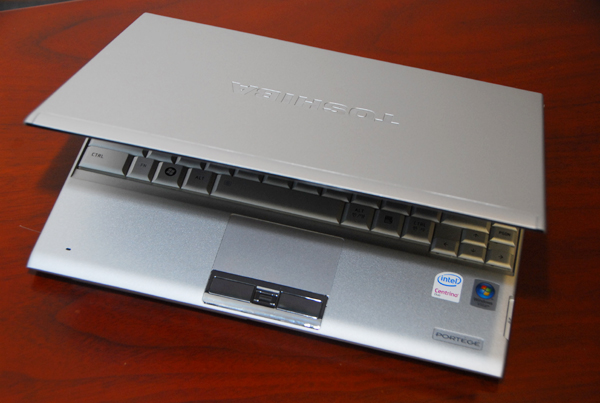 Toshiba 12.1-inch slim notebook featuring 12.5-hour battery life
