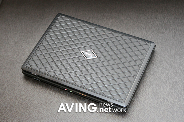 12.1-inch luxurious black color laptop 'Ripple Note'
