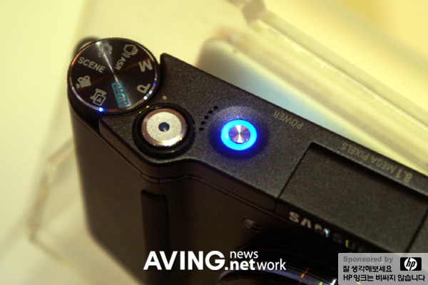 [Flagship model] 8M digital camera 'NV8' with smart touch interface