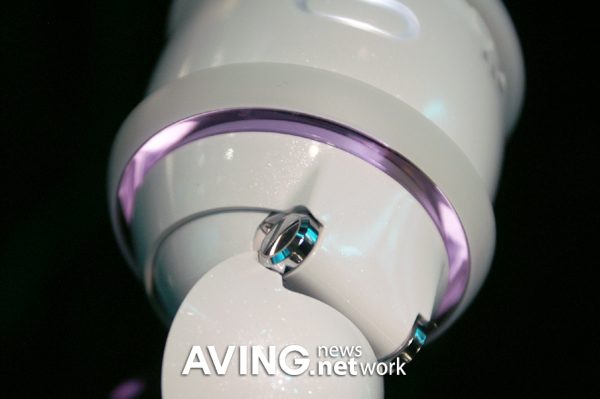 Sony to unveil its new egg-shape portable audio player 'Rolly'