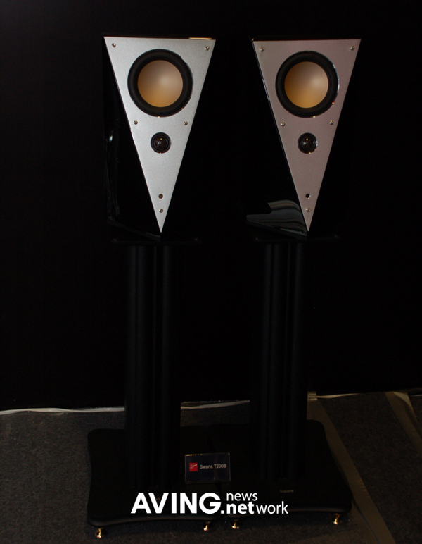 A triangle shaped premium speaker Swans T200B'