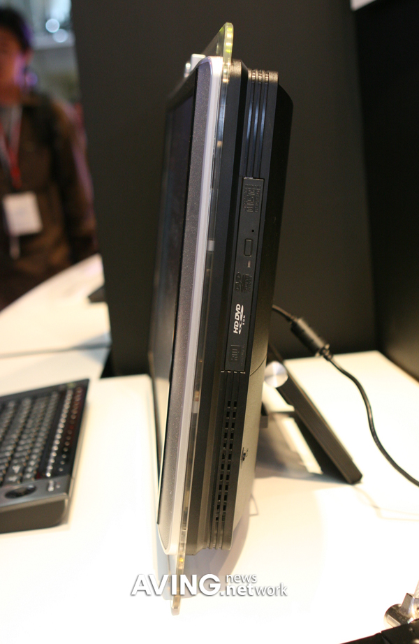 rock to showcase multimedia LCD TV with HD-DVD drive