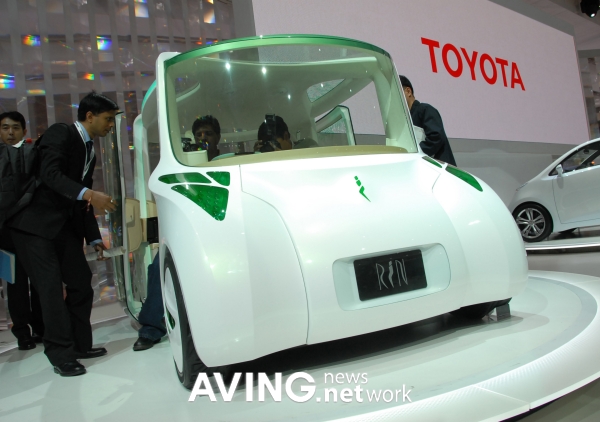 Inside of Toyota hybrid concept car 'RiN'