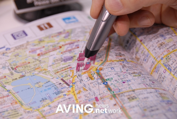 An easy to use navigation device with a pen-shaped system