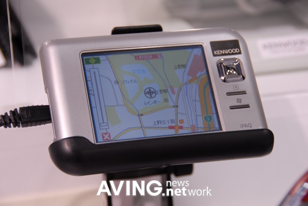 An easy to use navigation device with a pen-shaped system