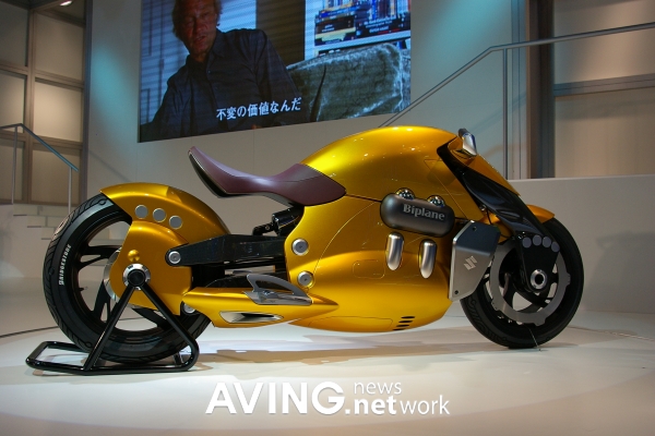 SUZUKI to display its concept motorcycle 'Biplane'