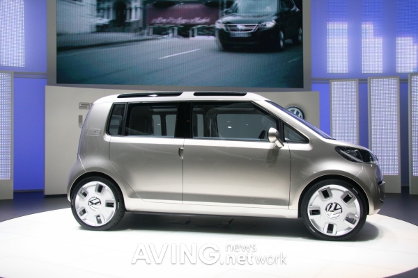 Volkswagen to unveil its concept car 'space up! blue' utilizing water ...