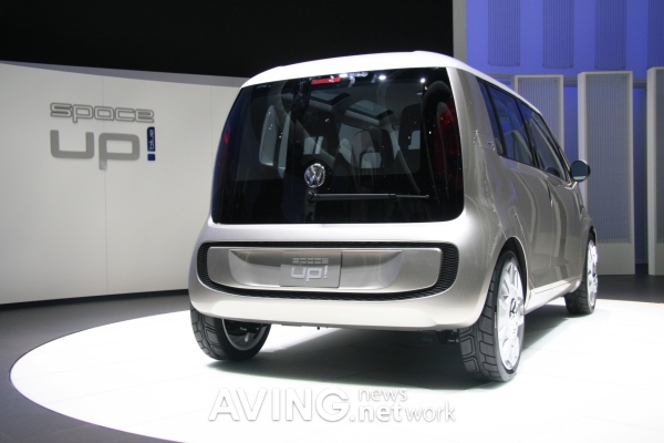Volkswagen to unveil its concept car 'space up! blue' utilizing water ...