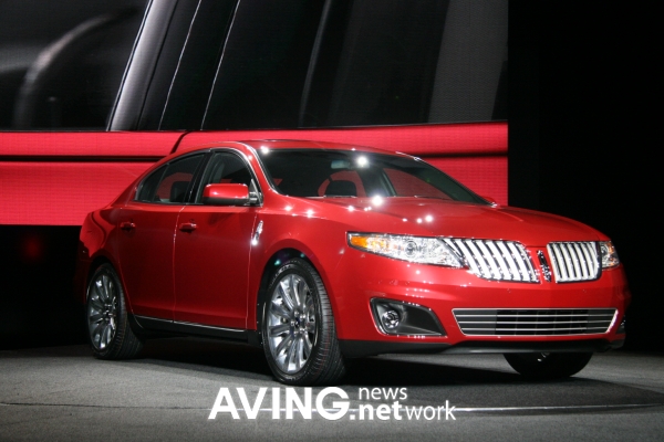 Lincoln to unveil its full-size luxury sedan 'MKS'