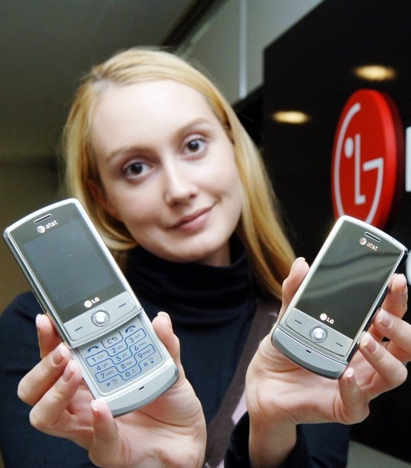 LG to launch its 3G HSDPA phone 'Shine LG-CU720' in USA