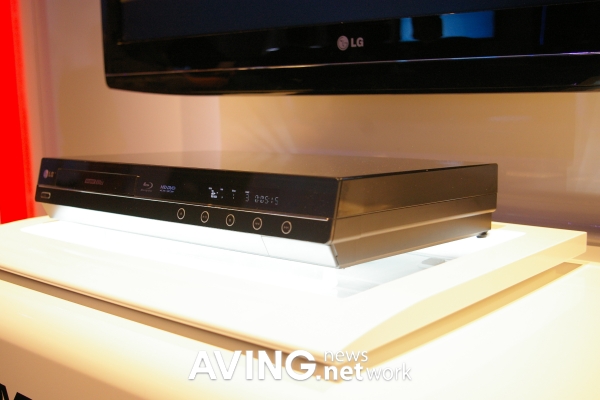 LG expands 2008 digital audio-video line with 'Super Blu™ Player BH200'
