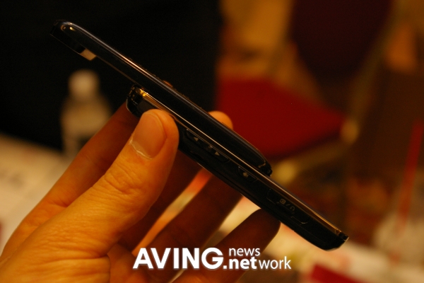 LG to showcase its new Chocolate phone with enhanced mobilty