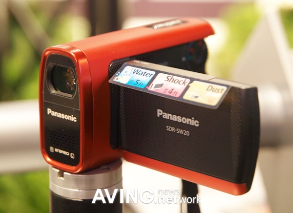 Panasonic introduces new SD card camcorder 'SDR-SW20'
