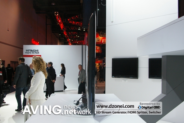 Hitachi shows its new ultra thin plasma display at CES