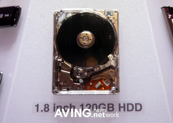 Toshiba enters 1.8-inch external HDD market and introduces its 2.5-inch ...