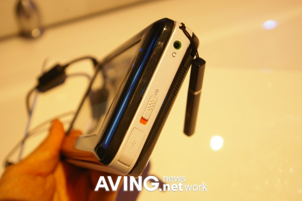 LG to introduce its 4.8-inch UMPC prototype