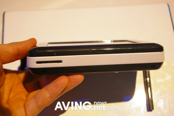 LG to introduce its 4.8-inch UMPC prototype