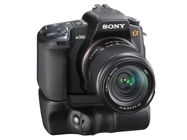 Sony's two mainstream DSLR cameras with Quick AF Live View system