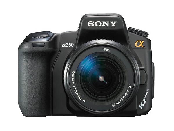 Sony's two mainstream DSLR cameras with Quick AF Live View system