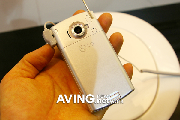 [3GSM Review-LG] mobile TV phone 'KU950' with DVB-H support