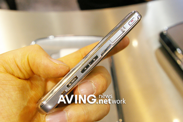 [3GSM Review-LG] metal candy-bar Shine phone 'KE770'