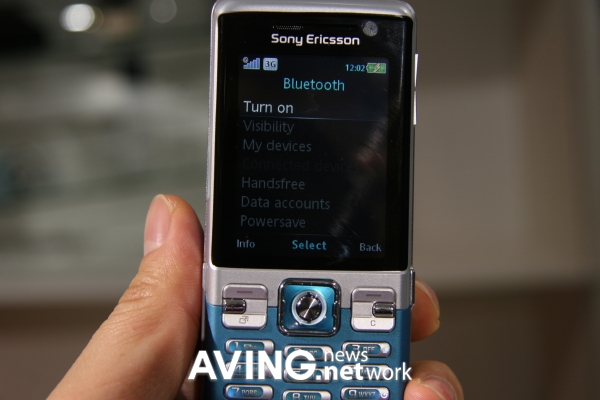 Sony Ericsson to strengthen Cyber-shot phone with two new models