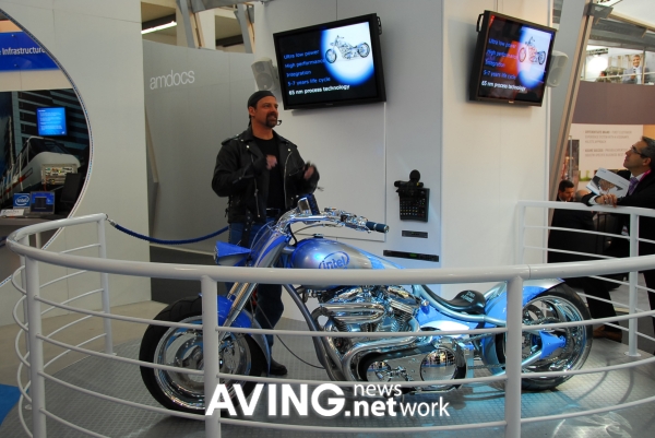 Intel to showcase the motorcycle equipped with 'SwitchBack PC'