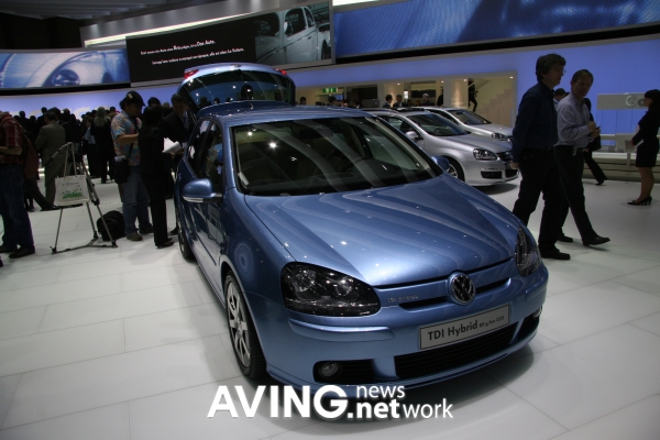Volkswagen to unveil its environmentally-friendly concept car 'Golf TDI ...