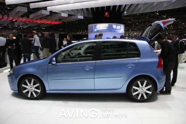 Volkswagen to unveil its environmentally-friendly concept car 'Golf TDI ...