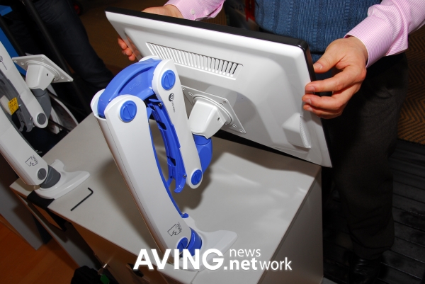 Ace-Hinge Tech to introduce its 3-hinge monitor-arm stand