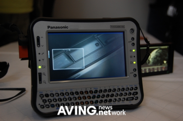 Panasonic's Atom-based UMPC 'Toughbook'