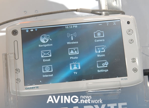GIGABYTE to display its 7-inch UMPC 'M700' with an integrated GPS
