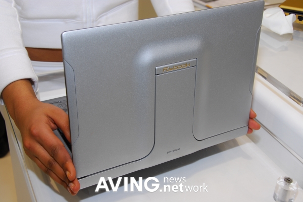 Flybook to introduce its notebook pc 'VM' with a unique hinge design