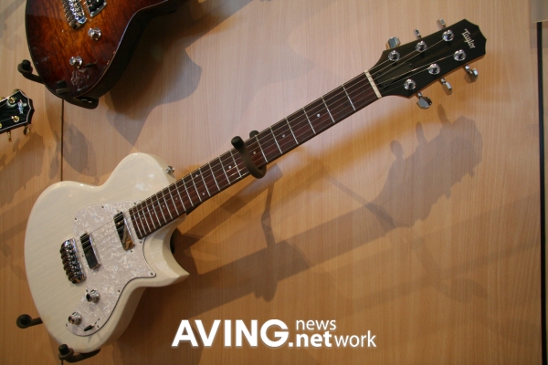 Taylor to display its high-end guitar 'Classic' with eco-friendly design