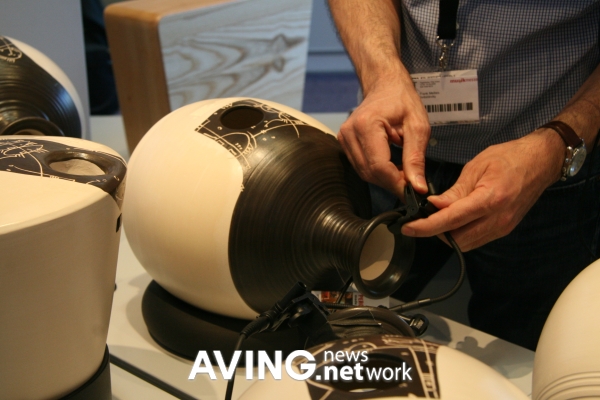 Schlagwerk to present 'Udu' drums played by hitting with palms