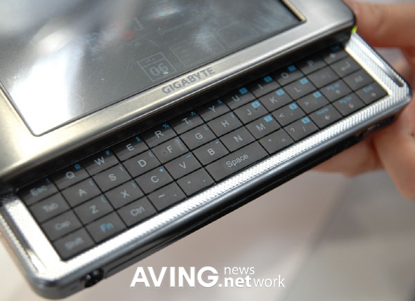 Gigabyte to introduce its 4.8-inch MID 'M528'